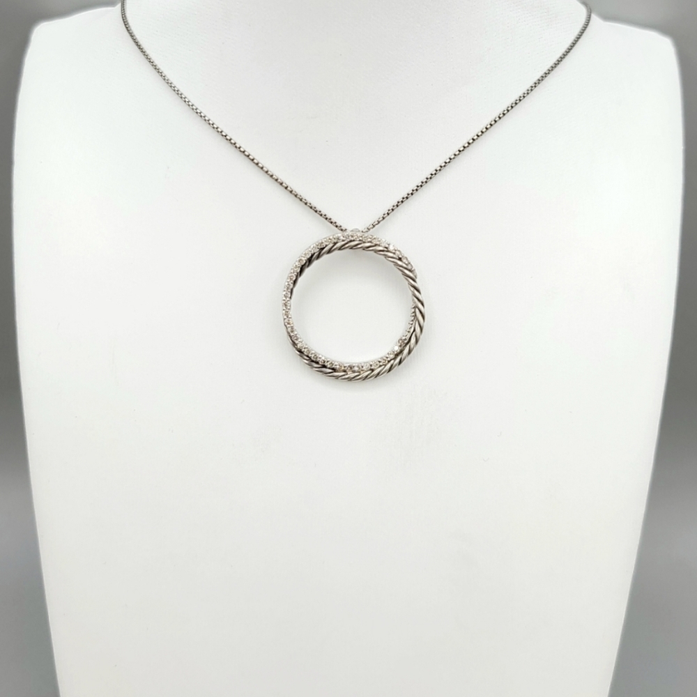 David Yurman Pave Diamond Crossover Circle Necklace - Gem
